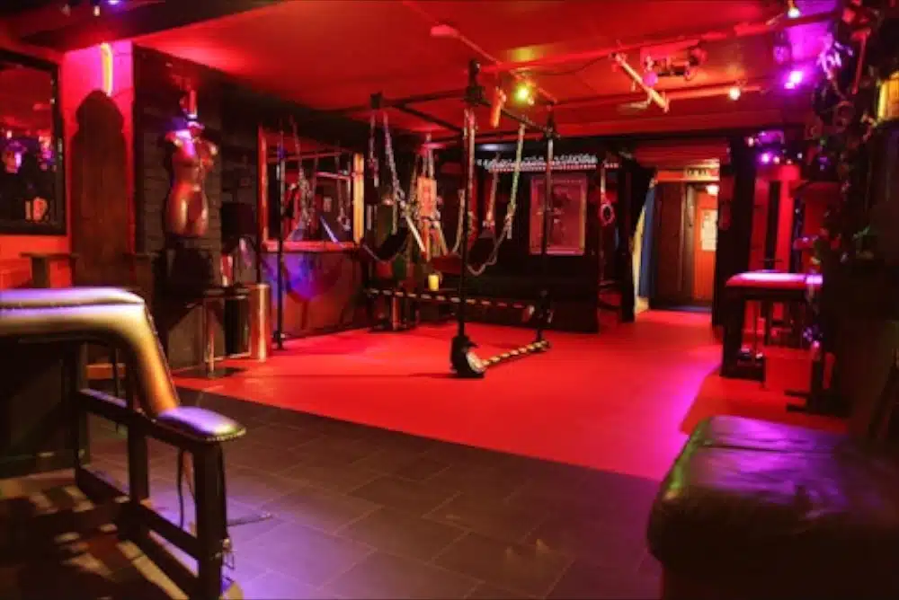 Back to the Blue Door Dungeon - Hellga, The Lady in Latex